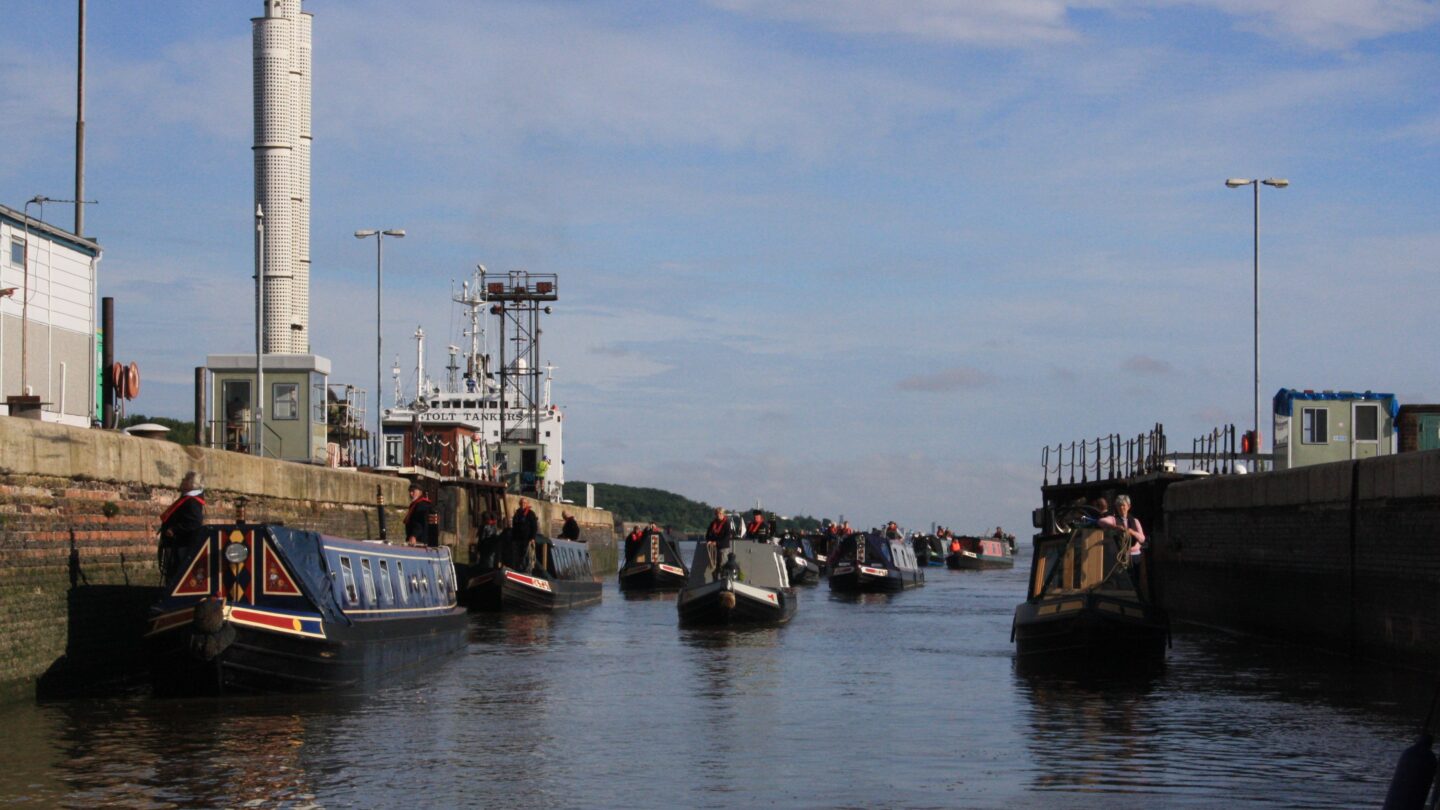 Middlewood Locks, Manchester Bolton & Bury Canal - The Inland Waterways ...