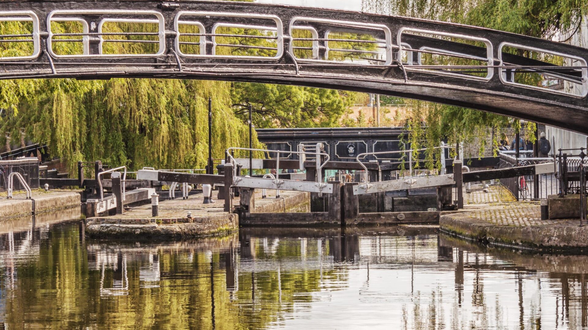 Kings Cross to Camden Walk - The Inland Waterways Association