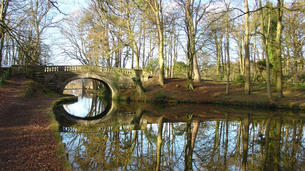 Ashton Basin, Lancaster Canal - The Inland Waterways Association