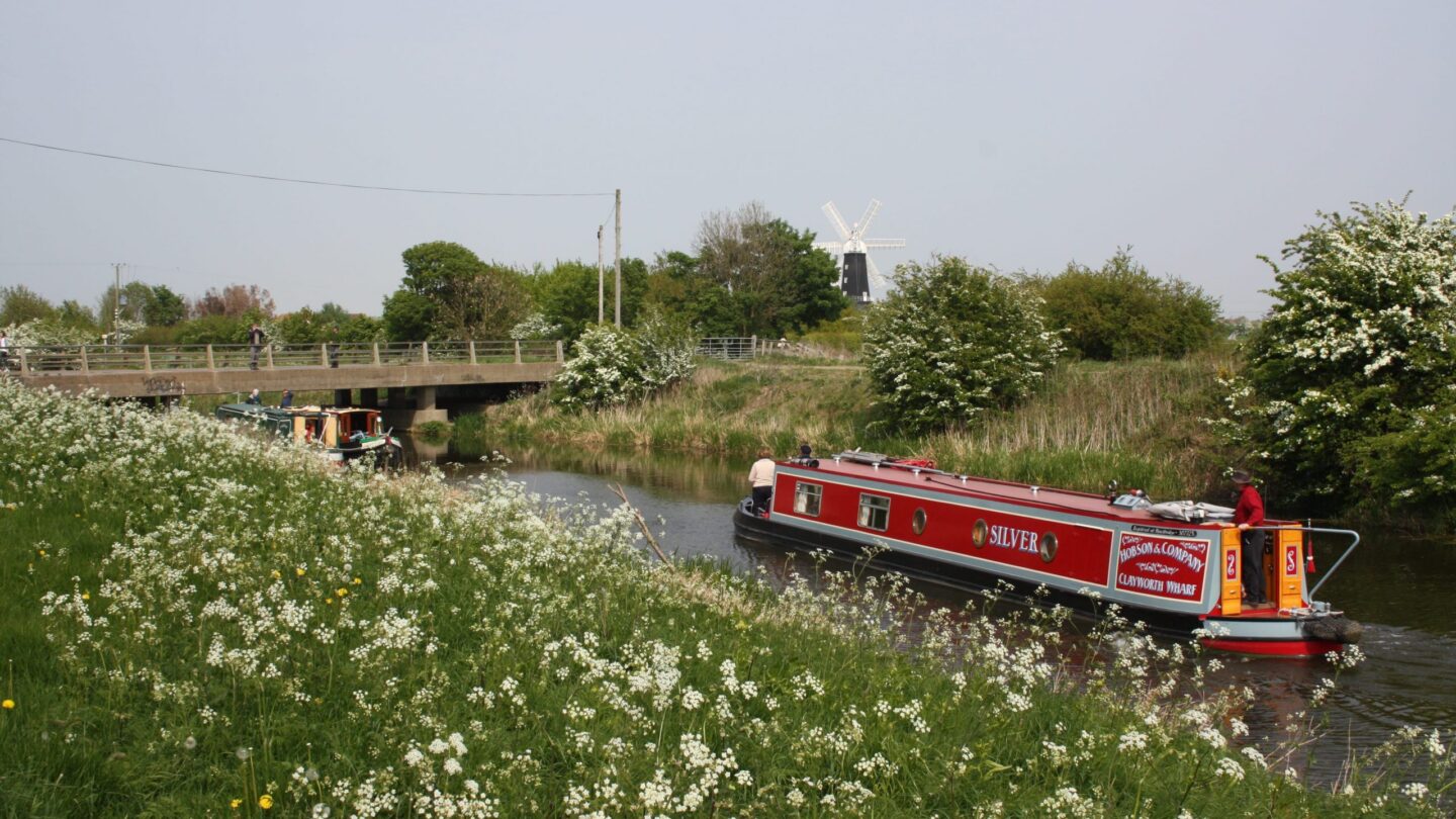 Harlam Hill Lock, River Ancholme - The Inland Waterways Association