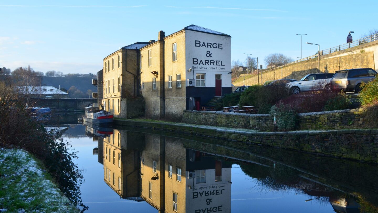 Calder & Hebble Navigation - The Inland Waterways Association