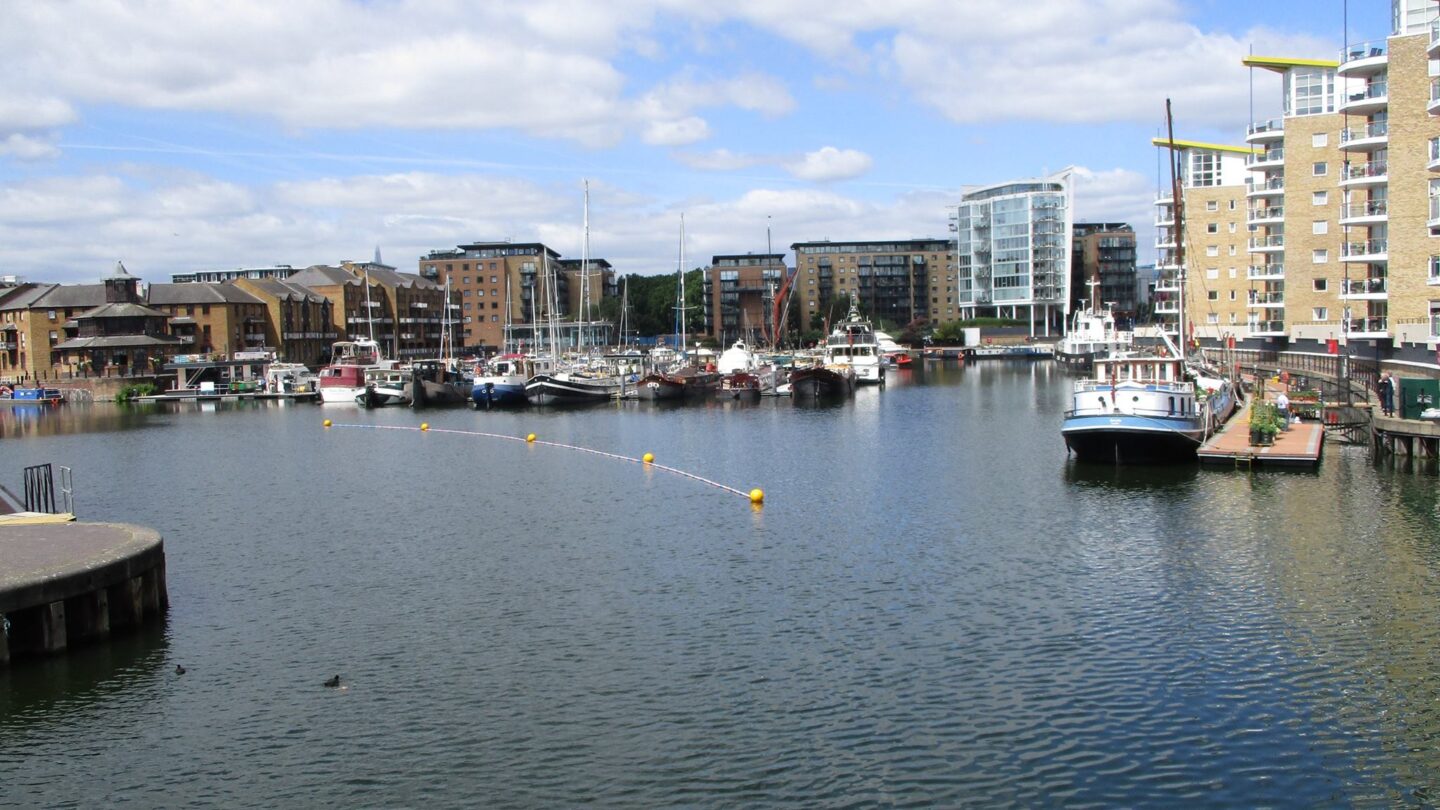 Lee & Stort Navigations - The Inland Waterways Association