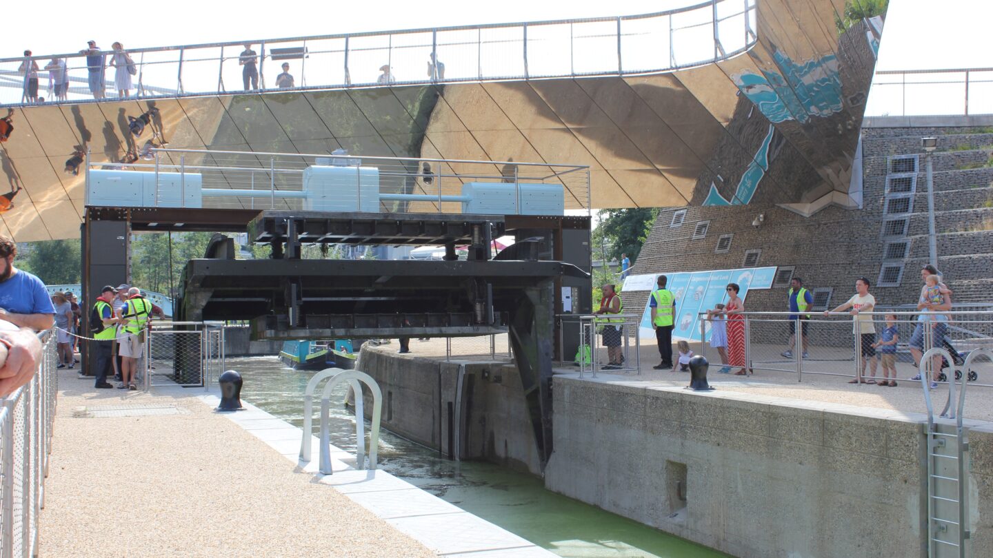 Lee & Stort Navigations - The Inland Waterways Association