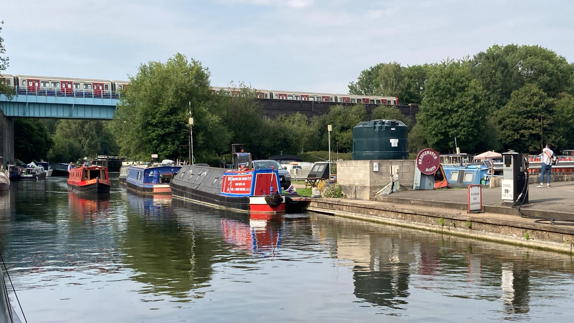 How to Moor a Boat - The Inland Waterways Association