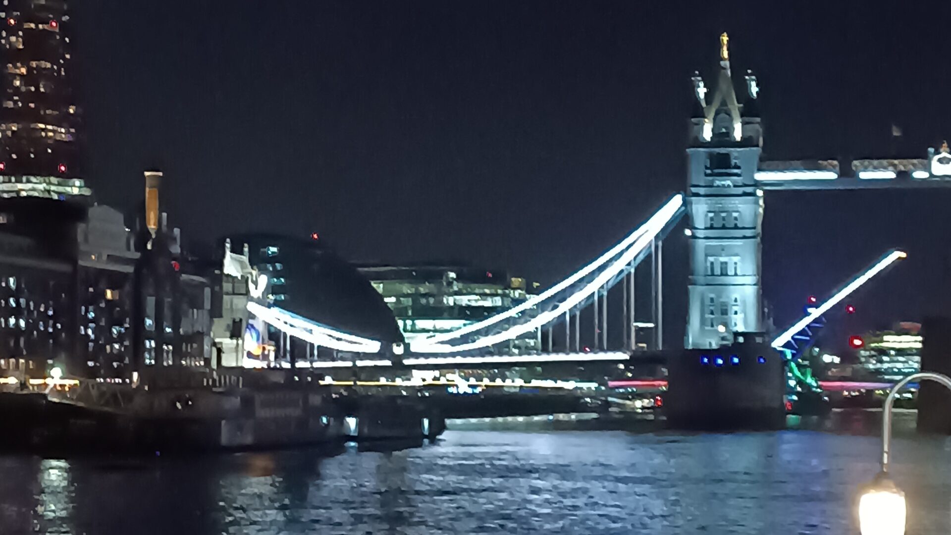 River Thames - tidal - The Inland Waterways Association