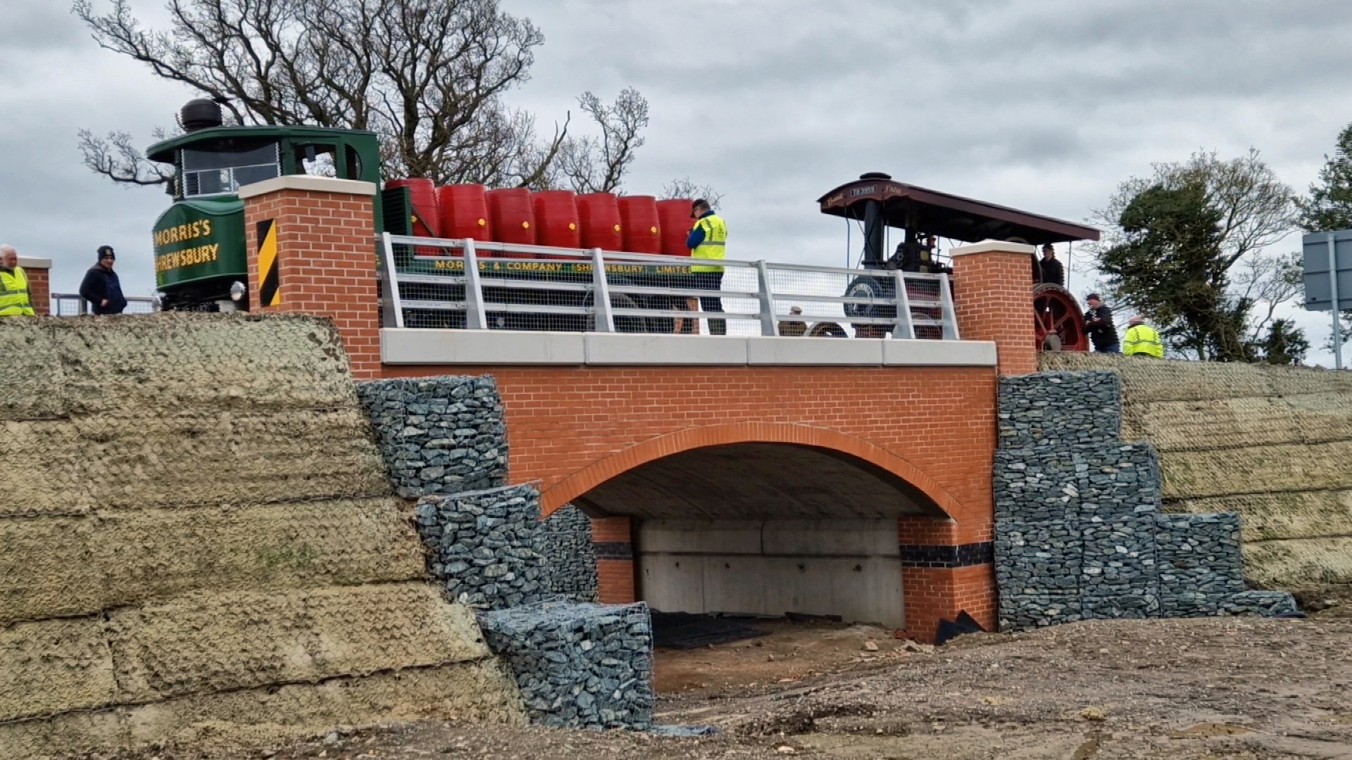 Monty's new Schoolhouse Bridge - The Inland Waterways Association