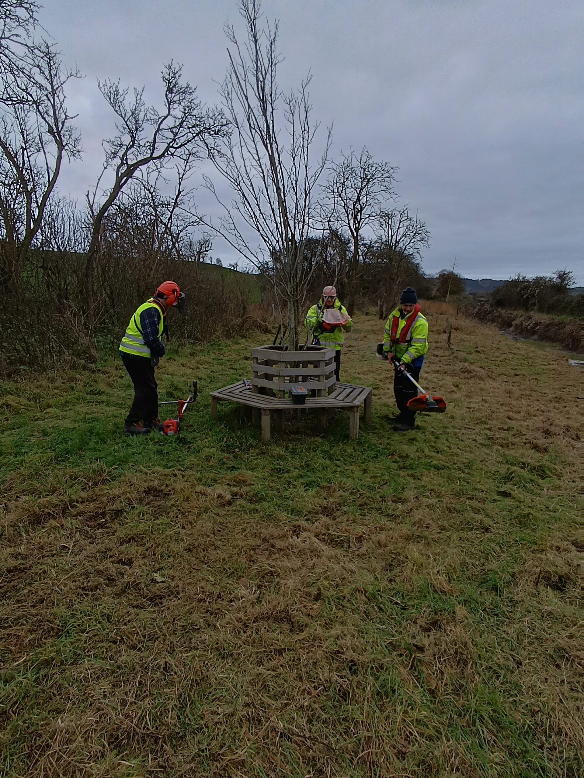 IWA Chiltern Branch , Wendover Canal Trust and CRT volunteers Spruce Up ...