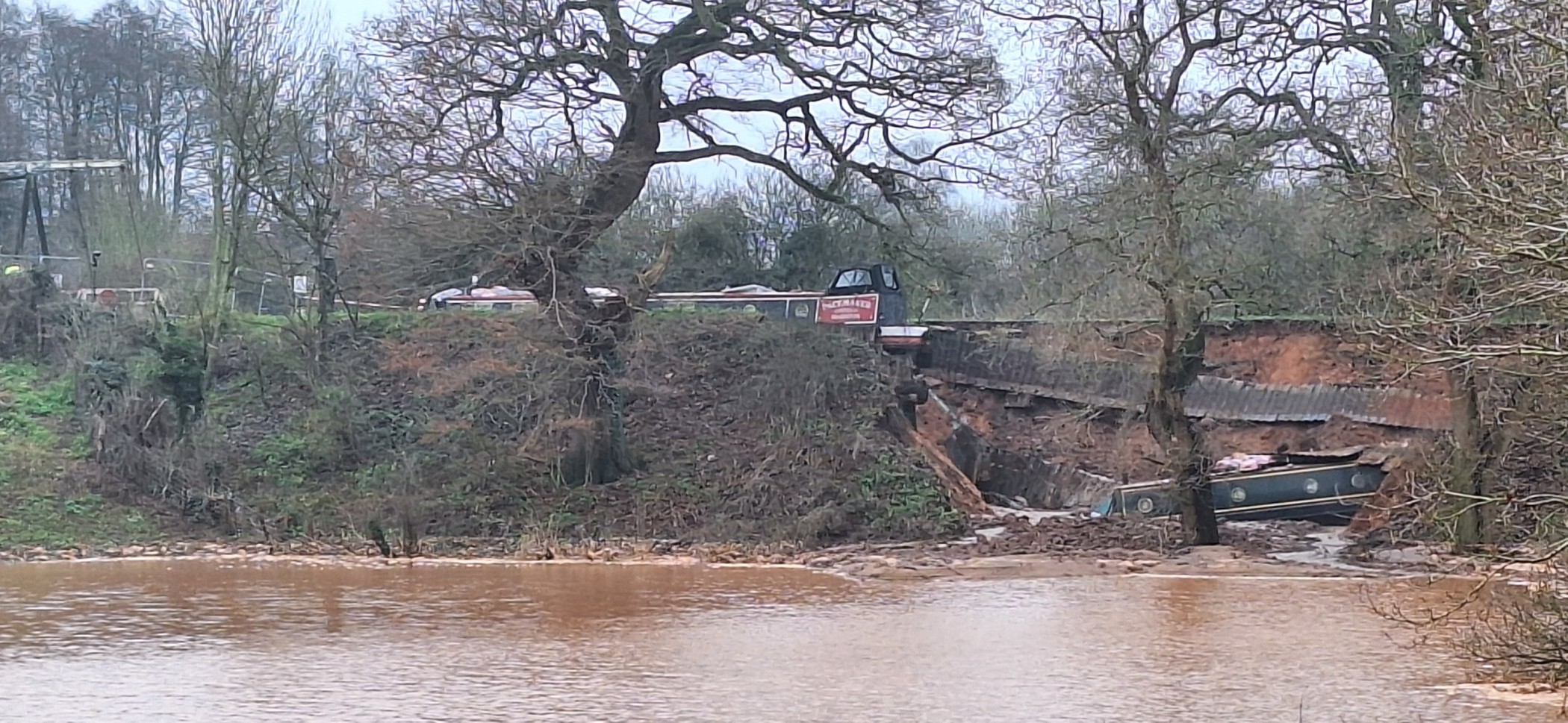 Breach on the Llangollen Canal at Whitchurch - IWA Response - The ...